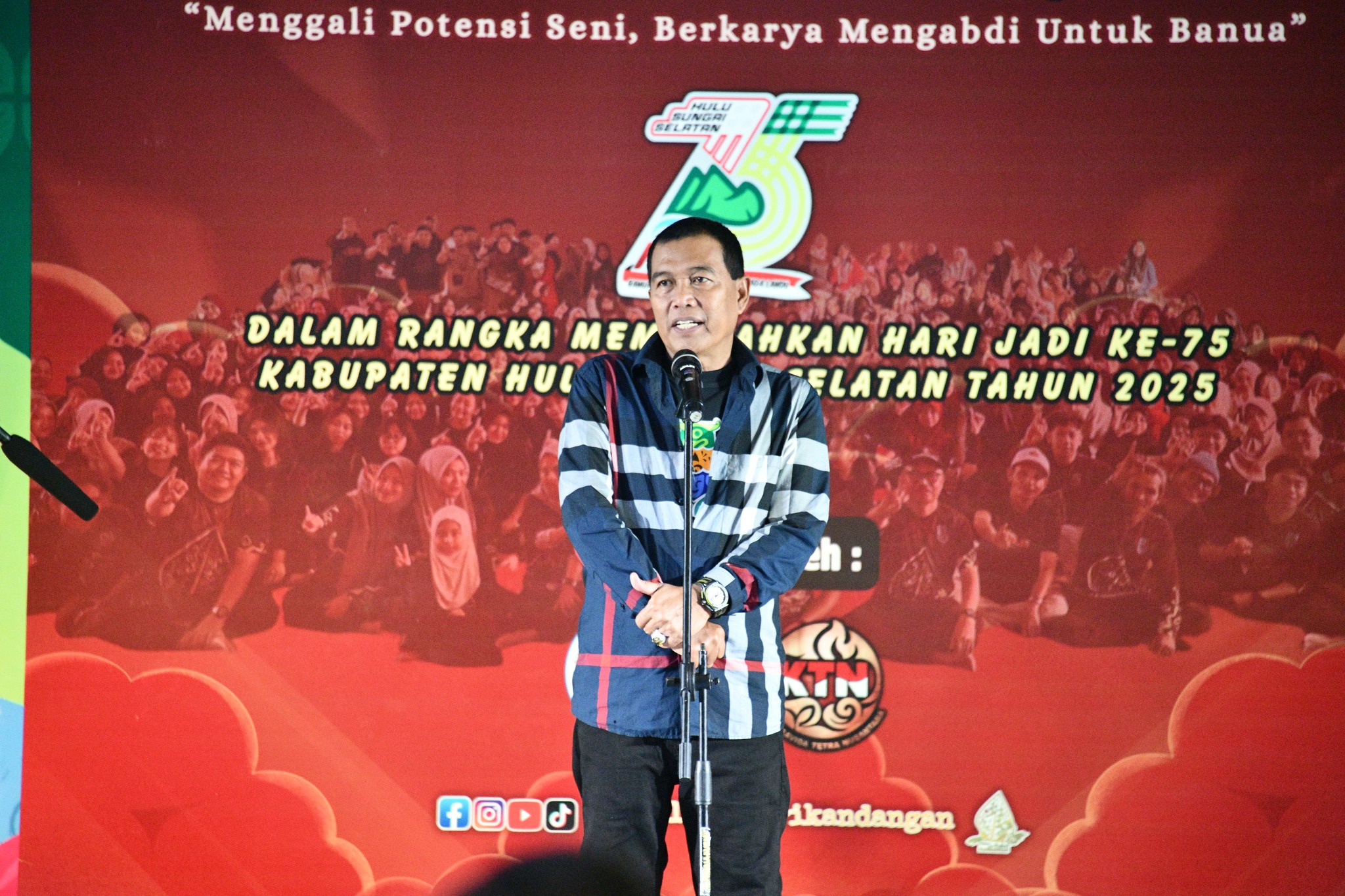 BUPATI HSS BUKA MENTALITY PERFORMANCE, RAMU ART FESTIVAL 2025 PERKUAT ...